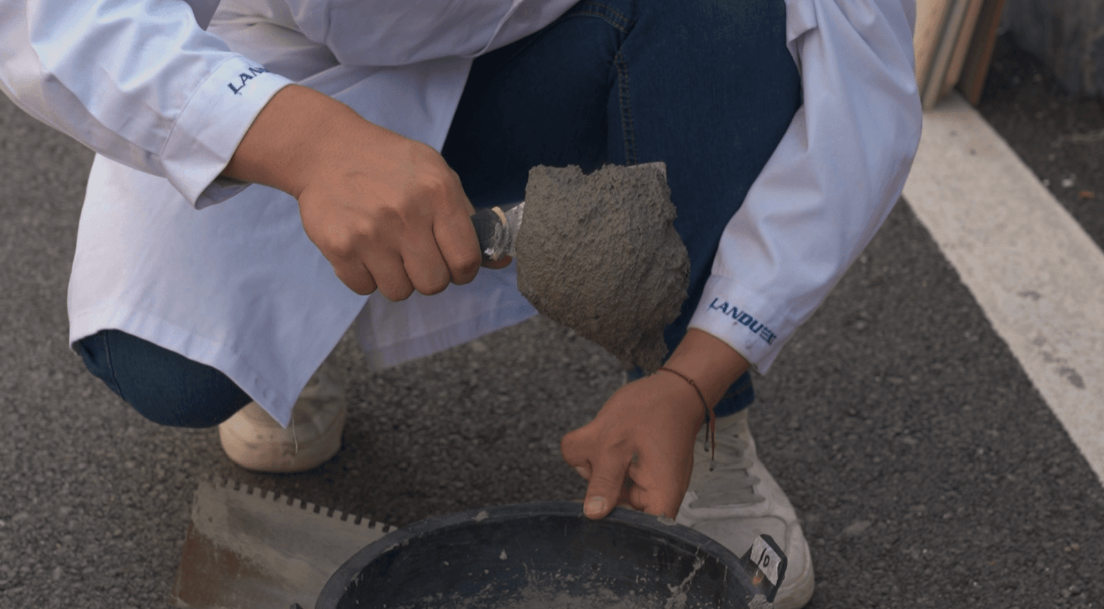 Instant Cement for Lightweight Brick Adhesive and Tile Grout